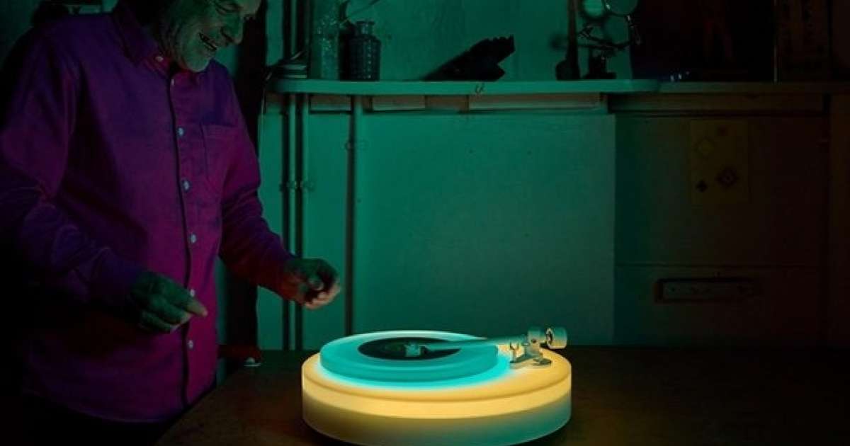 Brian Eno najavljuje drugu seriju LED gramofona koji mijenjaju boju ...